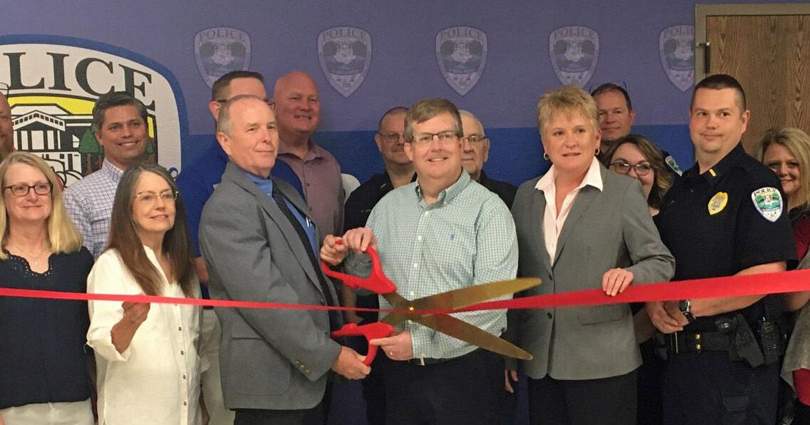 Magnolia Police Department's new training room honors late Chief Robert ...