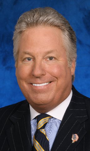 Fox business analyst Tobin Smith speaks at SAU Murphy Lecture this morning | Business ...