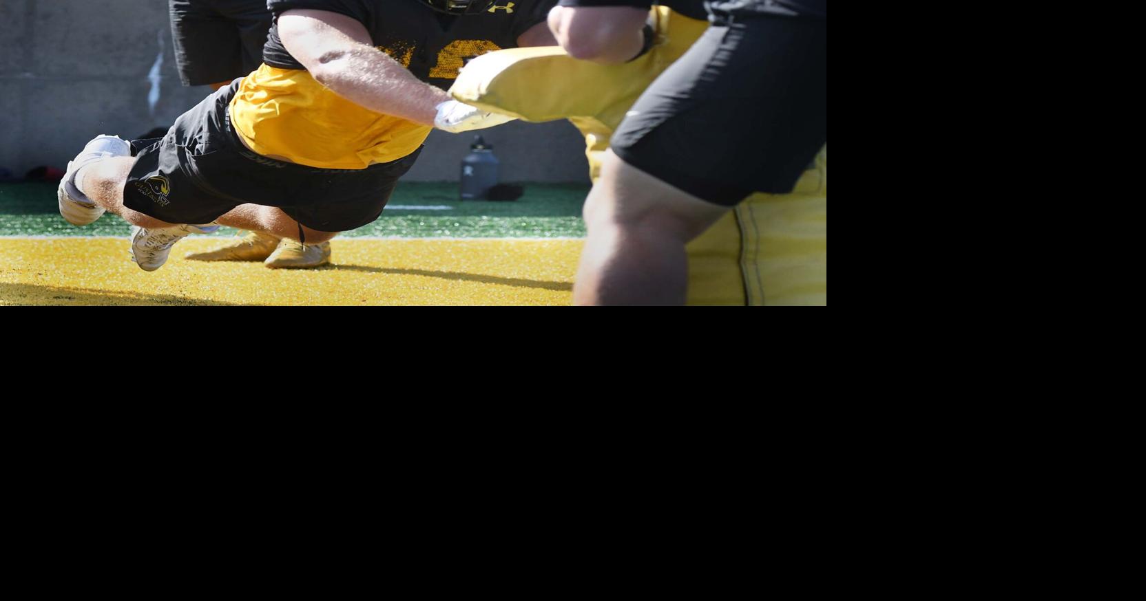 Gustavus finally returns to football field | Local Sports ...