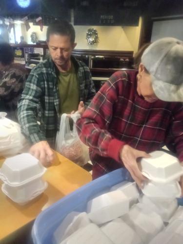 Drive-thru Thanksgiving meals becoming community tradition | Local News ...