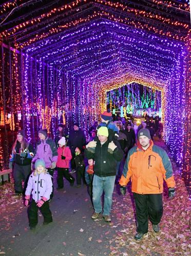 Kiwanis Holiday Lights shine on | Local News | mankatofreepress.com