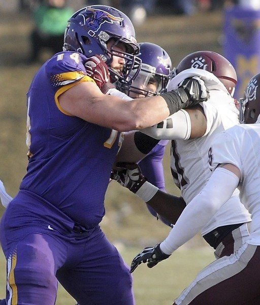 Reed's passion for throwing, football is toss-up | Local Sports ...