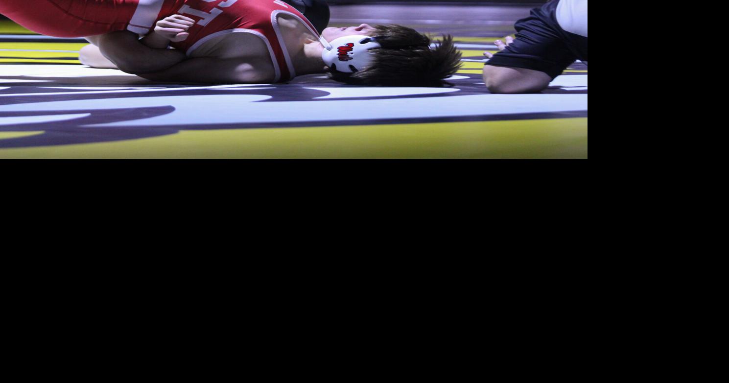 Mankato East wrestling knocks off Mankato West in convincing fashion ...