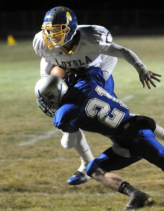 Ground game carries Loyola past LCWM | Sports | mankatofreepress.com