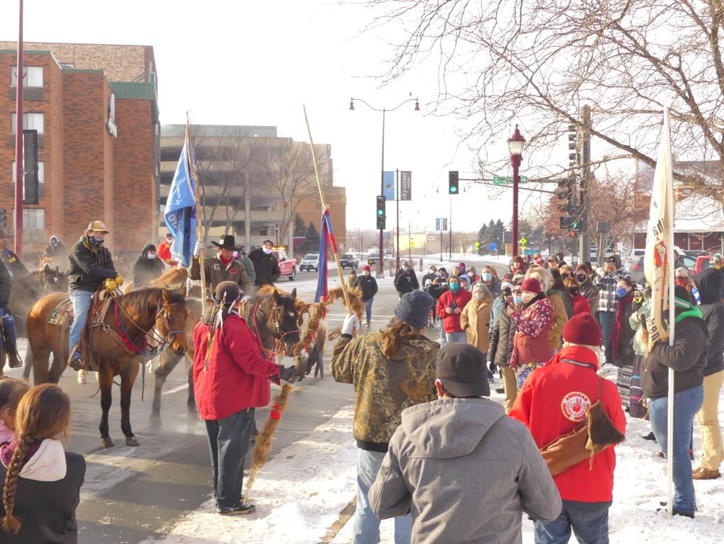 Thirty riders make long trek to Mankato for Dakota Exile ceremony ...
