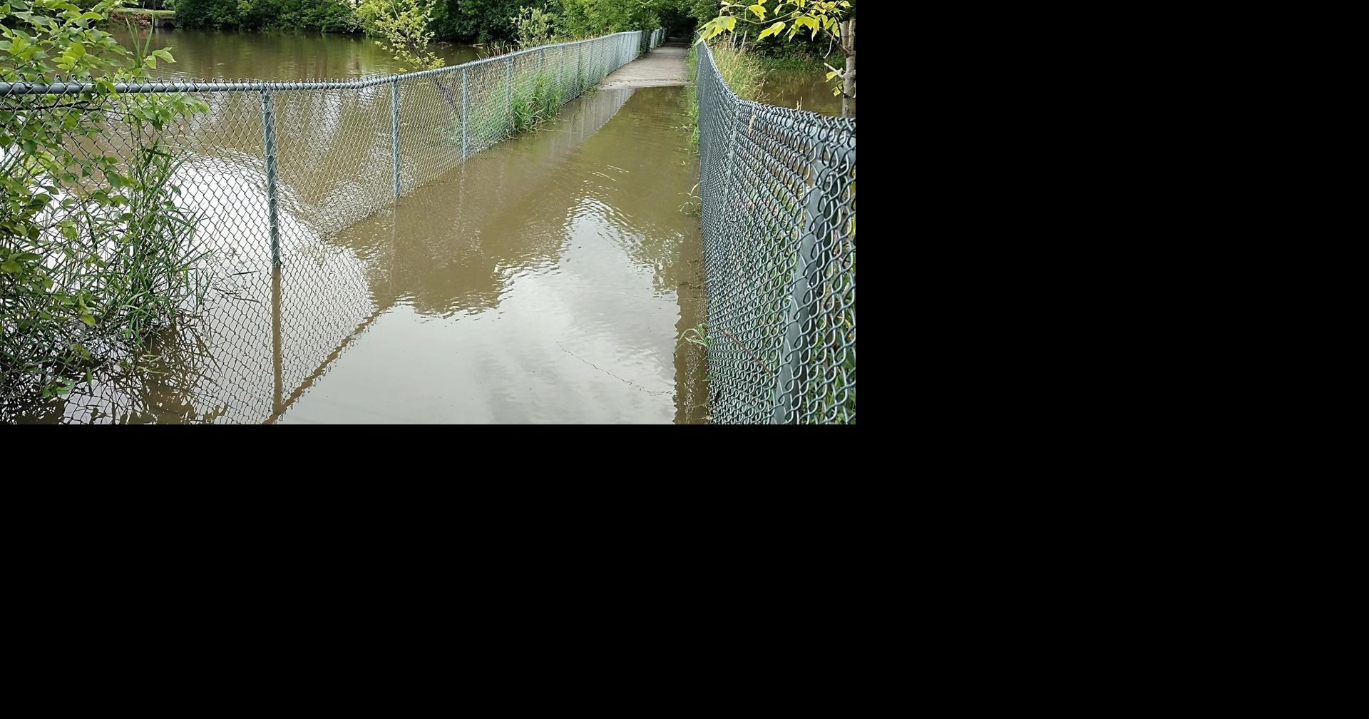 Flooded walkway | Local News | mankatofreepress.com