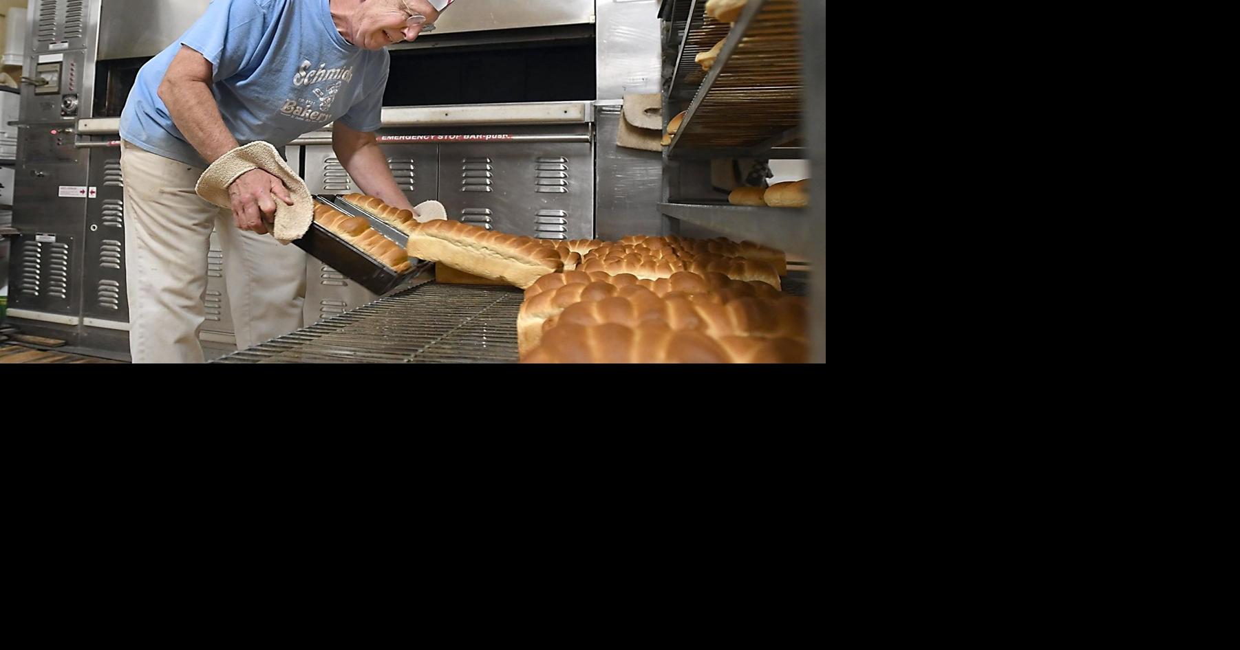 PHOTOS: Schmidt's Bakery in St. James | Photos | mankatofreepress.com