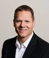 Dentist honored for pulling woman from burning car | Local News ...