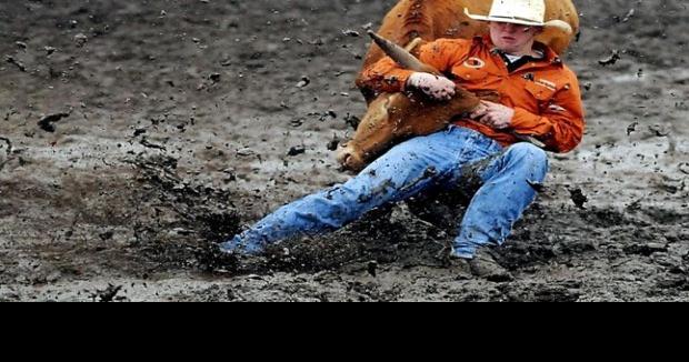 Rodeo bucks the weather | Local News | mankatofreepress.com