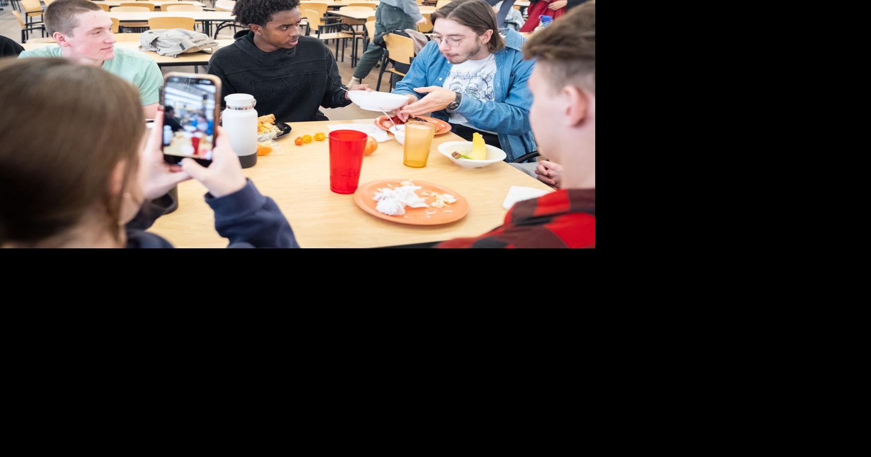 Gone viral: Gustavus student Yahya Bashir cracks the TikTok code | Lifestyles | mankatofreepress.com