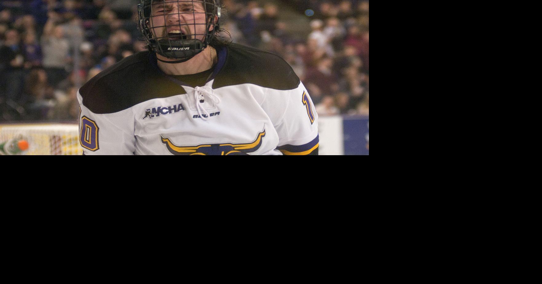 Mavericks sweep Northern Michigan with 7-4 win | Sports ...