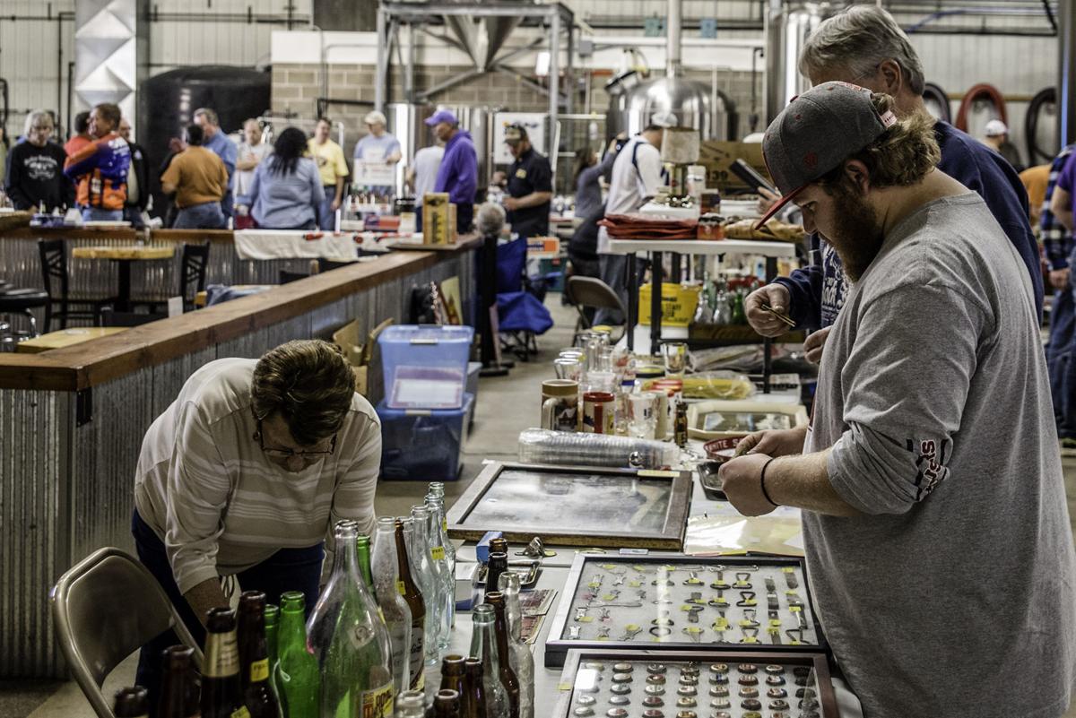 Beer memorabilia collectors converge | Local News | mankatofreepress.com