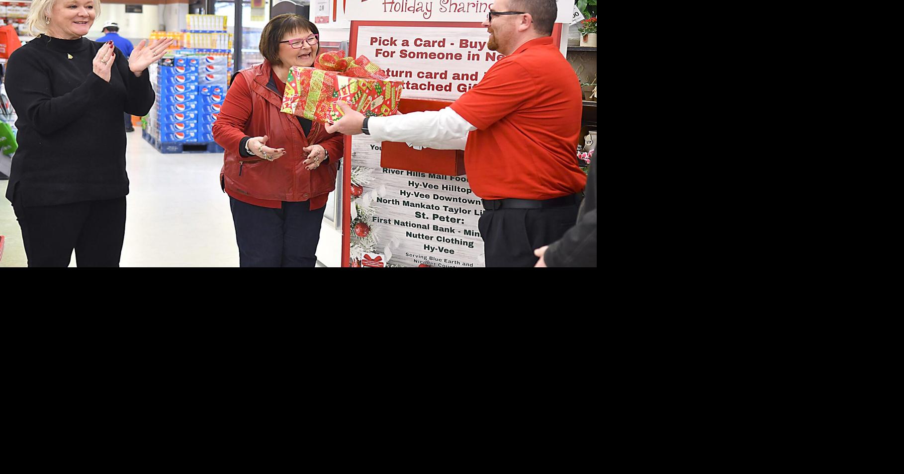 Annual Holiday Sharing Tree kicks off | Local News | mankatofreepress.com