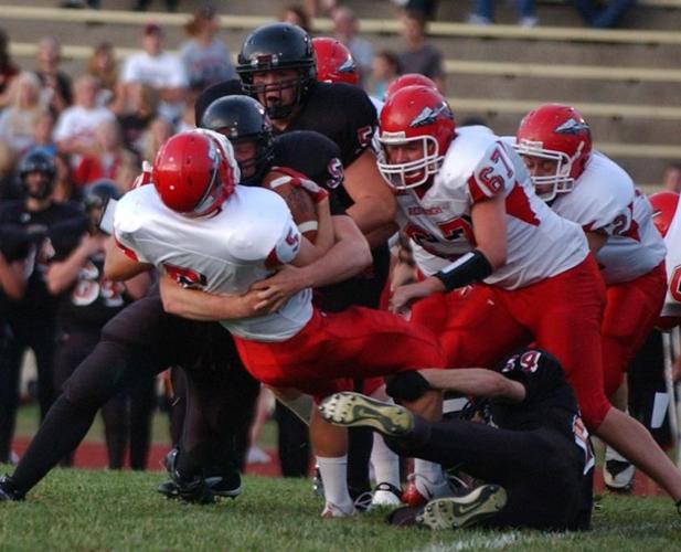 Dogs roll to 3-0 with 52-0 win | Sports | marysvilleonline.net