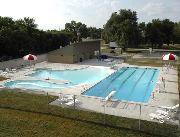 Pool opens and rain falls to beat the heat | News | marysvilleonline.net
