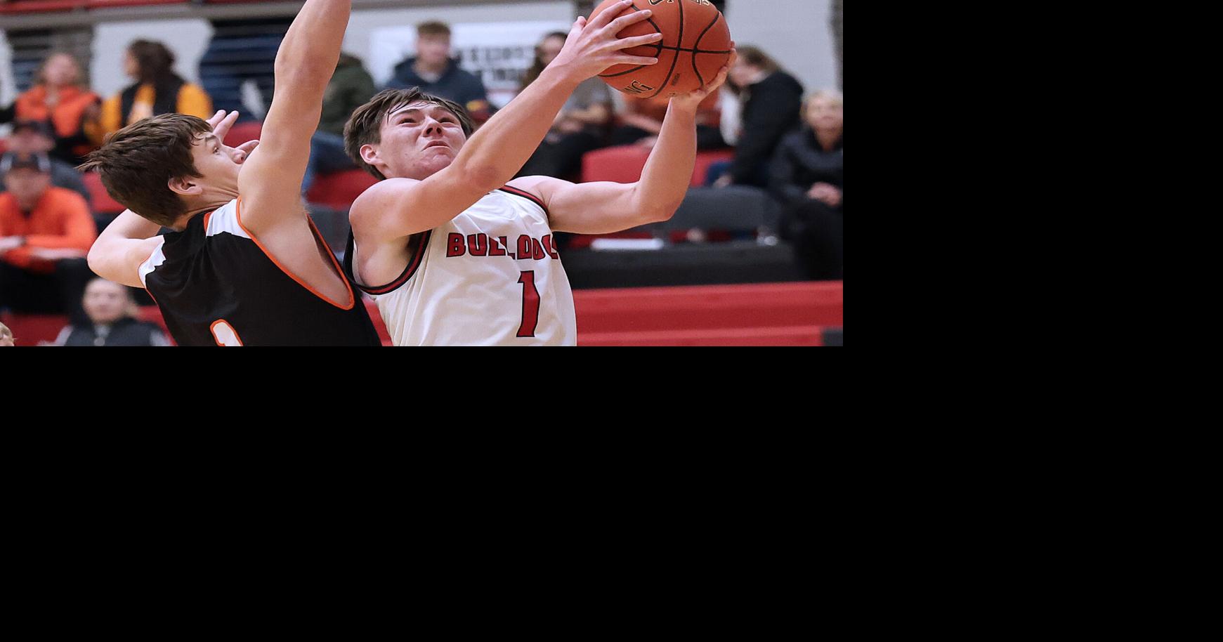 Otott’s 64 paces Dogs in win | Sports | marysvilleonline.net