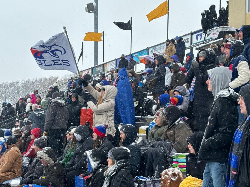 Axtell rolls to third straight eight-man title | Sports ...