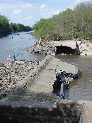 Big Blue River dam collapses | News | marysvilleonline.net