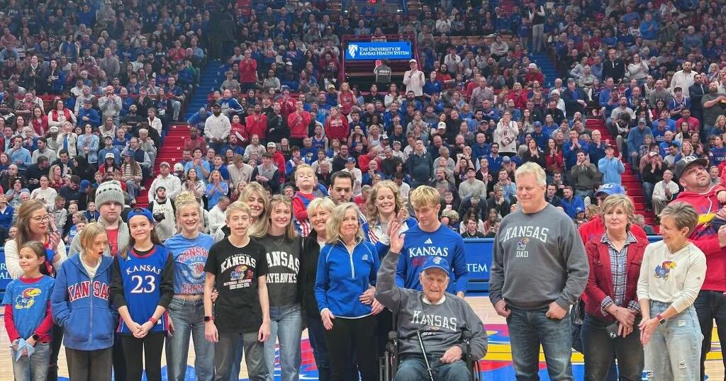 Vermillion vet honored at KU game | News | marysvilleonline.net