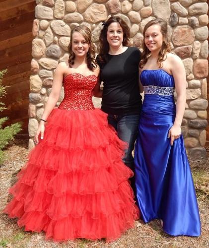 Daughter wears mom's 1988 dress to prom | Features | marysvilleonline.net