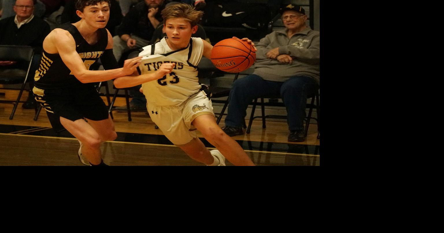 Knights edge Tigers in district tune-up | Sports | Maryville Forum