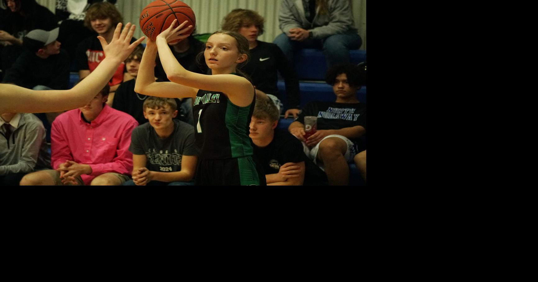 Photos: Mustangs, Thunder split in Hopkins | Multimedia | Maryville Forum