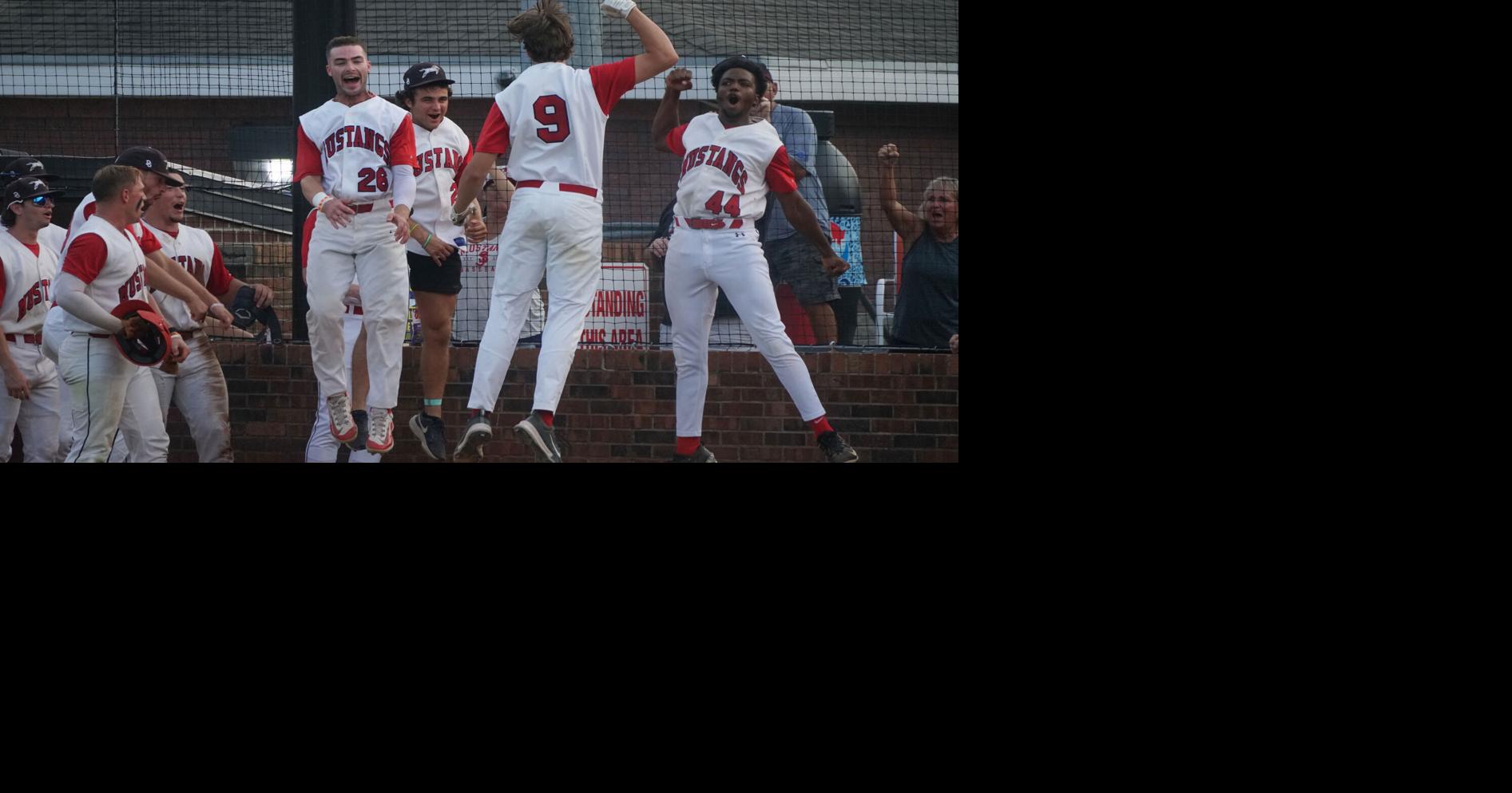 Mustangs force winner-take-all Game 3 | Sports | Maryville Forum