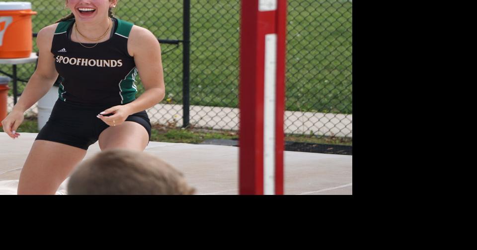 Spoofhound girls take second in districts | Multimedia | Maryville Forum