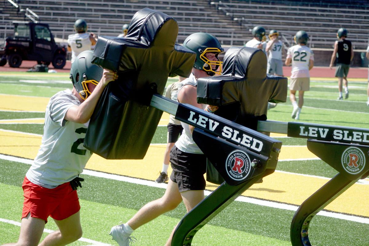 Photos: Spoofhound football practice | Multimedia | Maryville Forum