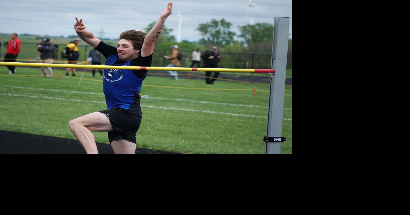 Casner, Deleon punch sectional tickets for Mustangs | Sports ...