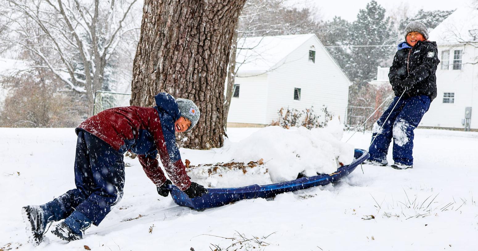 GALLERY: Fun and work continue in snow | Gallery | Maryville Forum