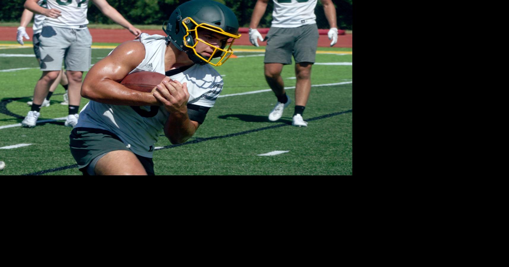 Photos: Spoofhound football practice | Multimedia | Maryville Forum