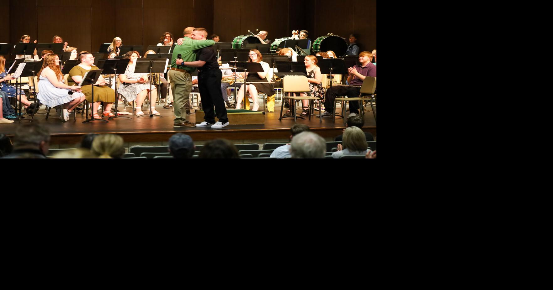 Spoofhound band says goodbye to director | Schools | Maryville Forum
