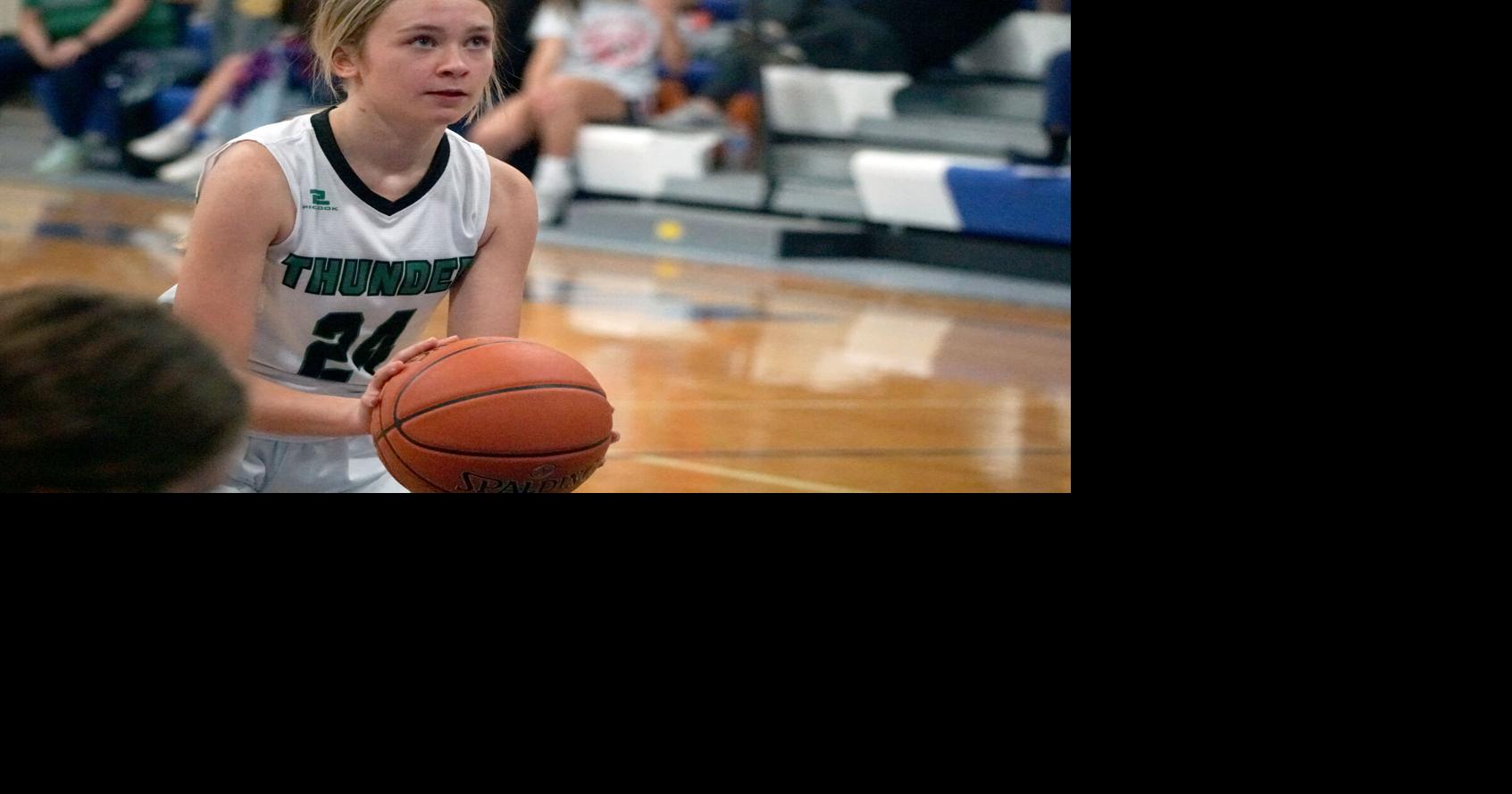 Thunder roll through Trojans in PVI opener | Sports | Maryville Forum