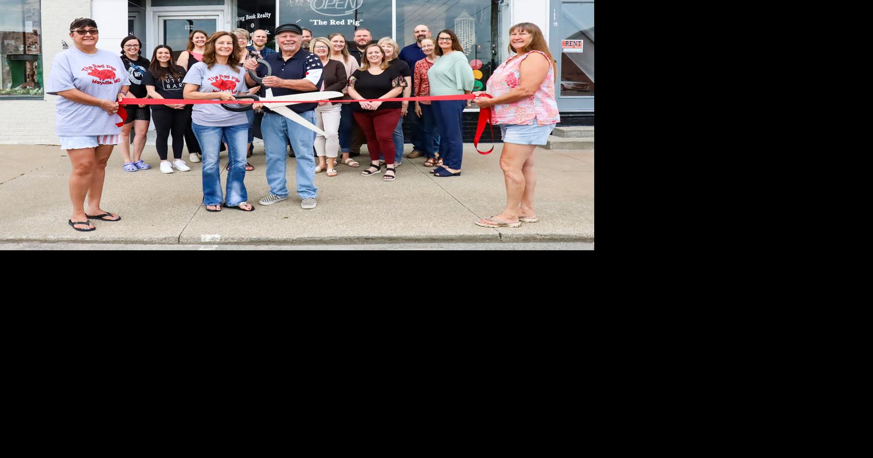 The Red Pig celebrates opening | News | Maryville Forum