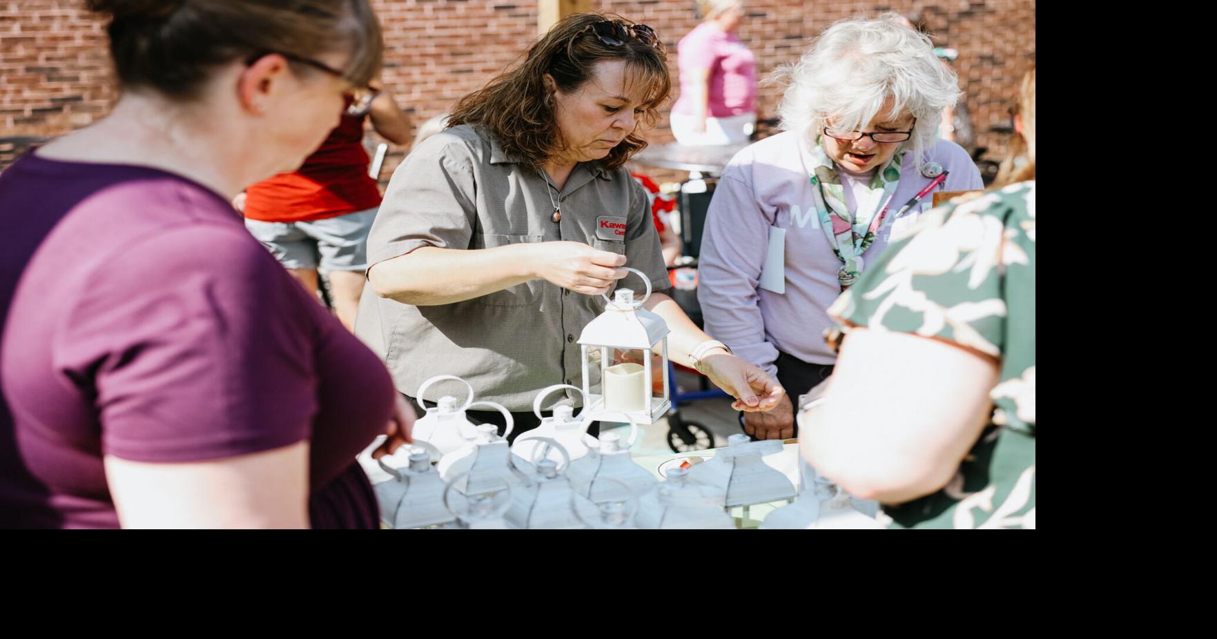 Mosaic, cancer survivors ‘bring light to the fight’ | News | Maryville ...