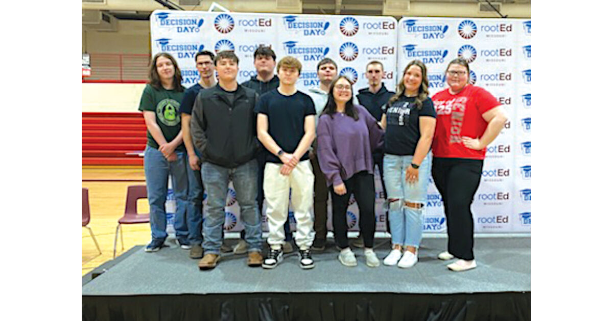Nodaway-Holt seniors pick their paths | News | Maryville Forum