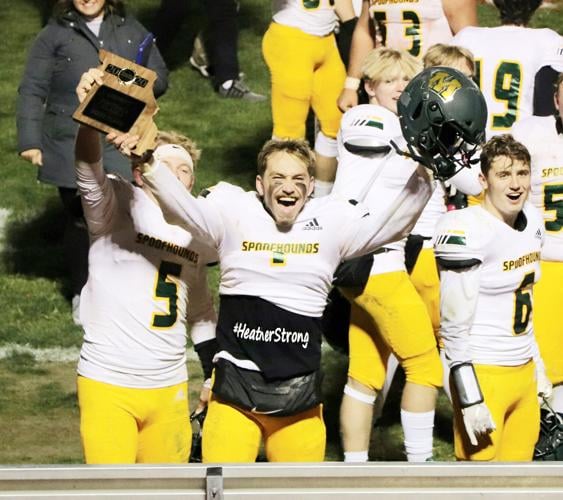 Spoofhound seniors support rival’s mom | Features | Maryville Forum