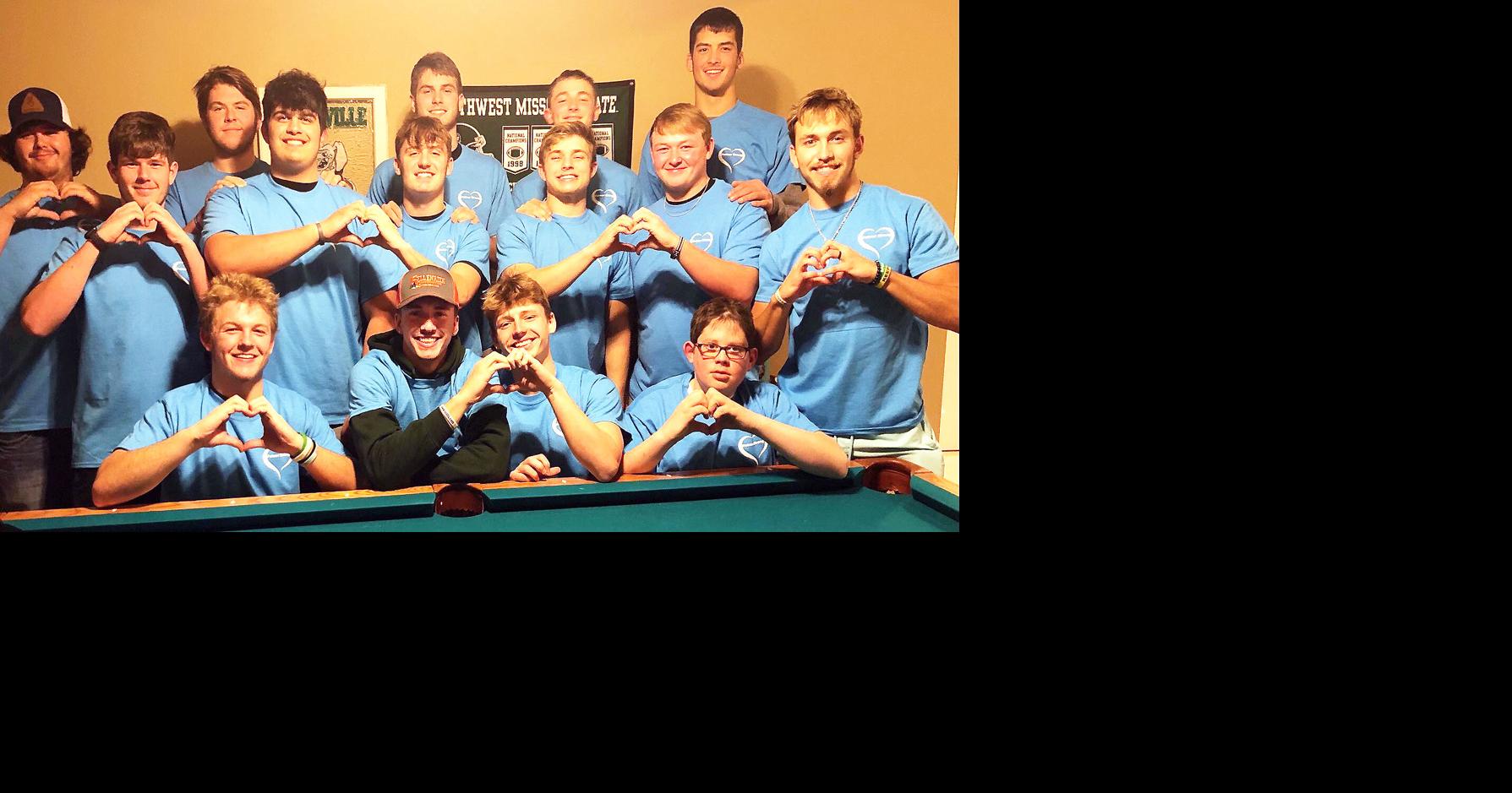 Spoofhound seniors support rival’s mom | Features | Maryville Forum