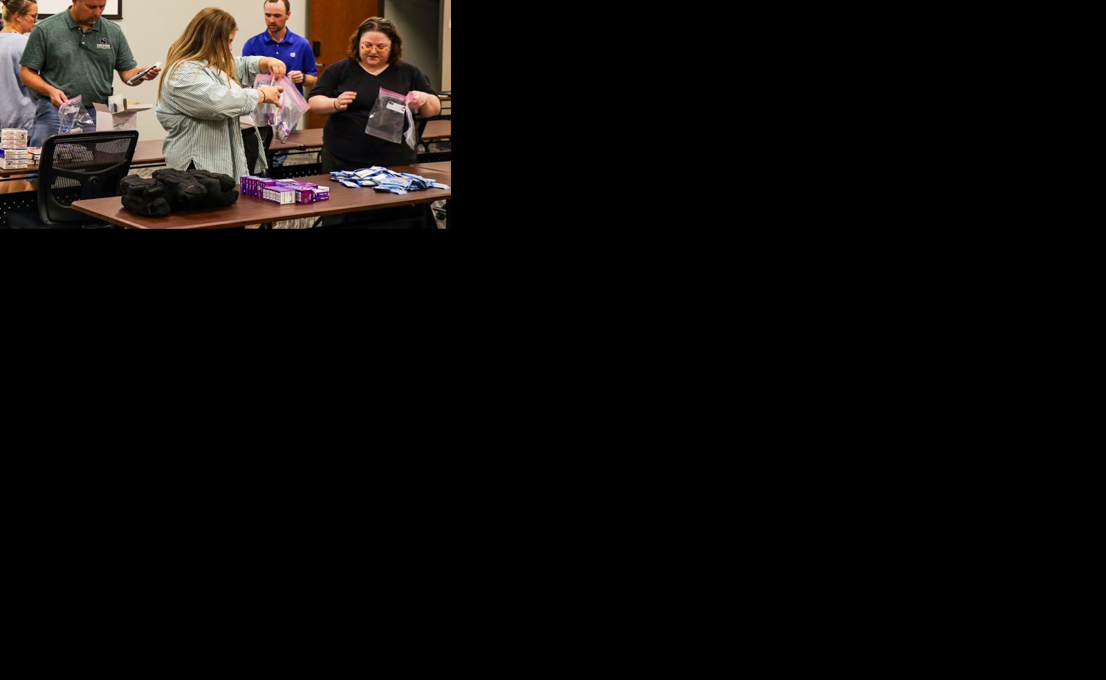 Leadership Maryville packs ‘blessing bags’ | Multimedia | Maryville Forum