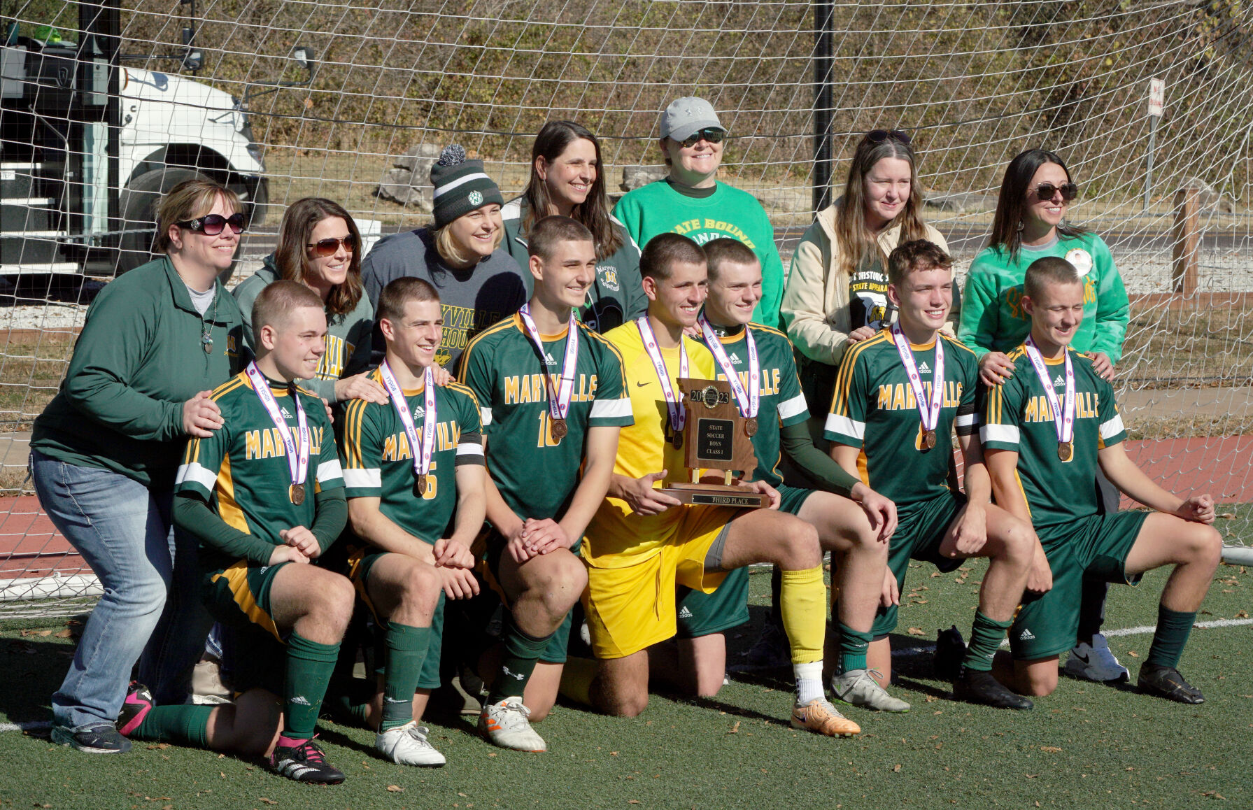 Spoofhounds finish season with dominant third-place victory | Sports ...