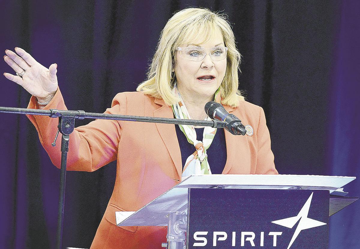 Teachers, students await Gov. Fallin during business tour visit ...