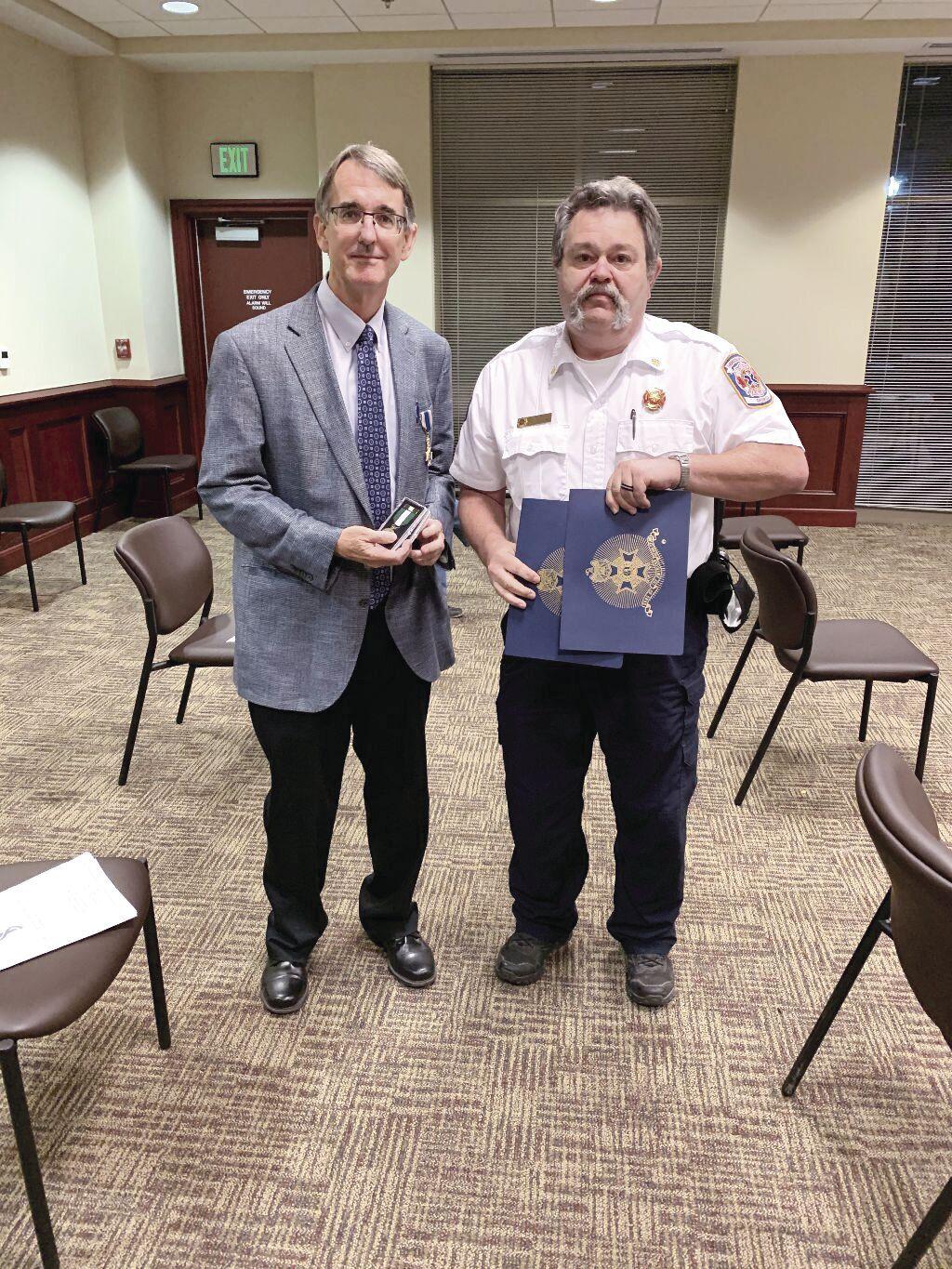 SAR chapter honors Fire Chief Stephen Sewell | News | mcduffieprogress.com
