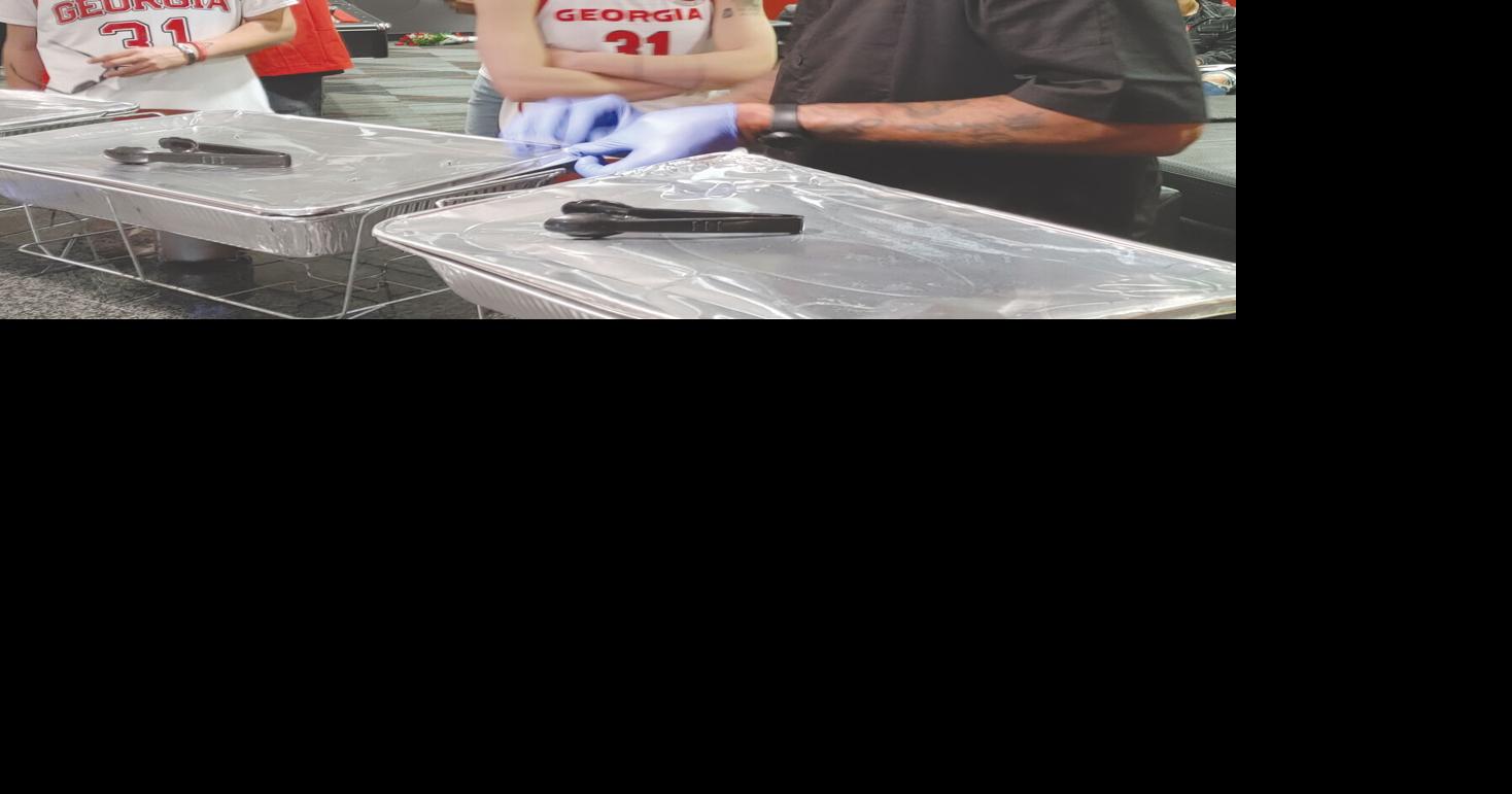 Pigg-ah-boos serves UGA senior girls | News | mcduffieprogress.com