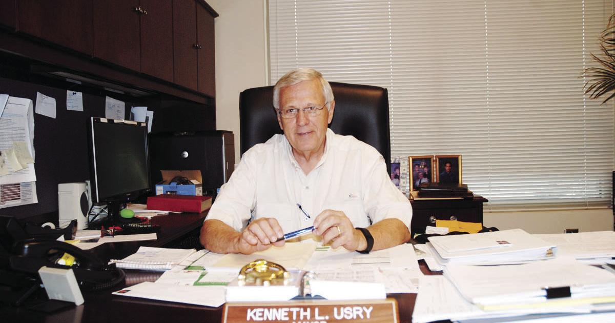Thomson Mayor calls for unity and information in shootings | News ...