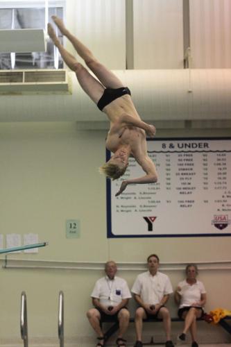 Swimmers shine at home meet | Sports | mdislander.com