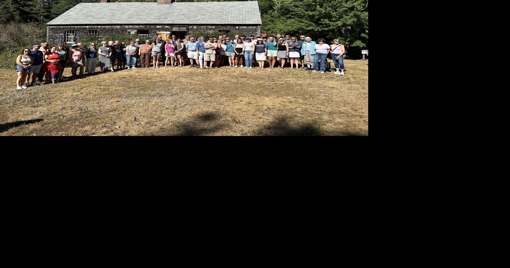 Descendants of the Carroll family gather to celebrate 200 years of ...