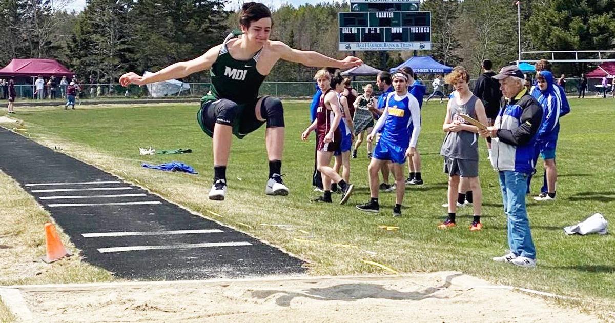 MDI track teams take charge at home meet | Sports | mdislander.com