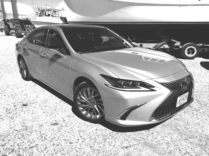 On the Road Review: Lexus ES350 Ultra Lux | Nature | mdislander.com