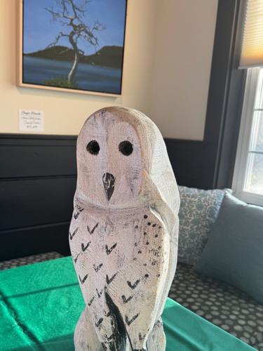 Posh pop-up art sale benefits Maine vets | Arts & Living | mdislander.com